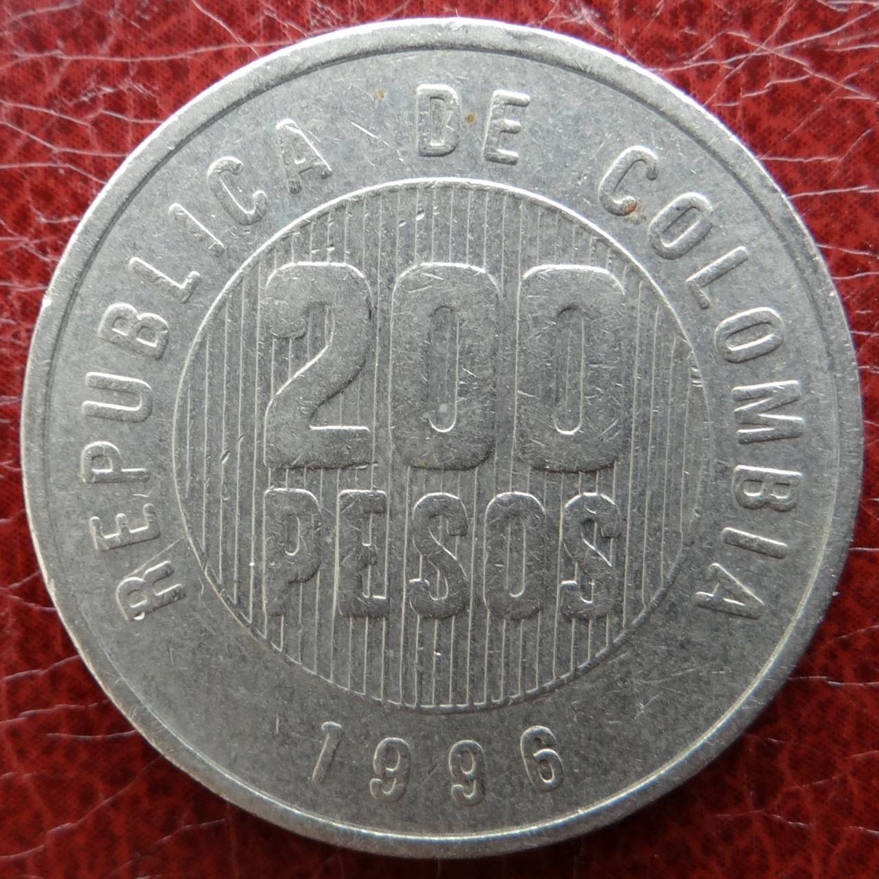 200 Pesos 1996 Republic 1991 2000 Colombia Coin 32901
